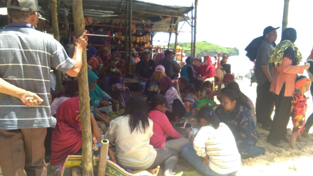 Tradisi Nyadran di Pantai Sadranan Diharapkan Menjadi Daya Tarik bagi ...